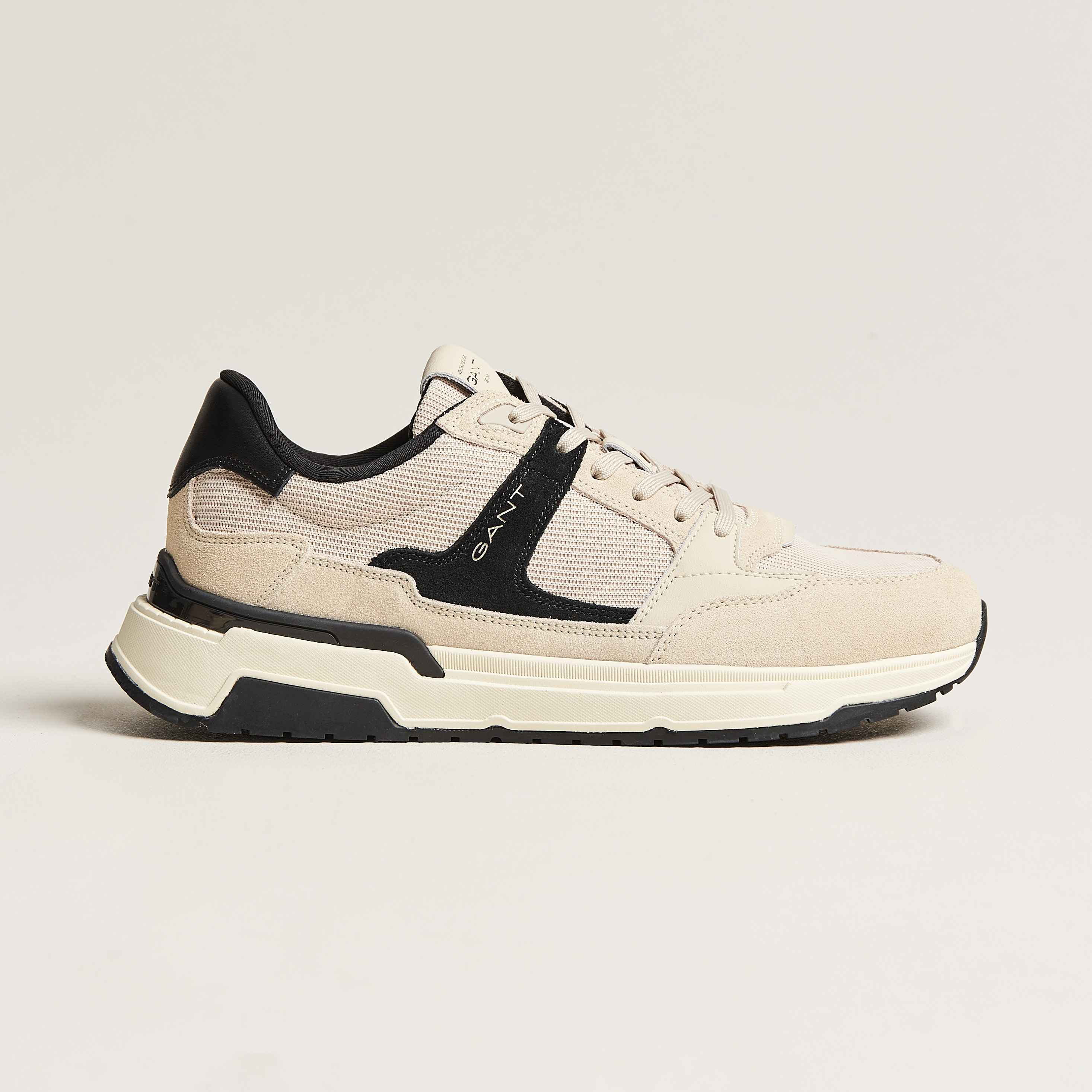 GANT Jeuton Running Sneaker Beige at CareOfCarl.com